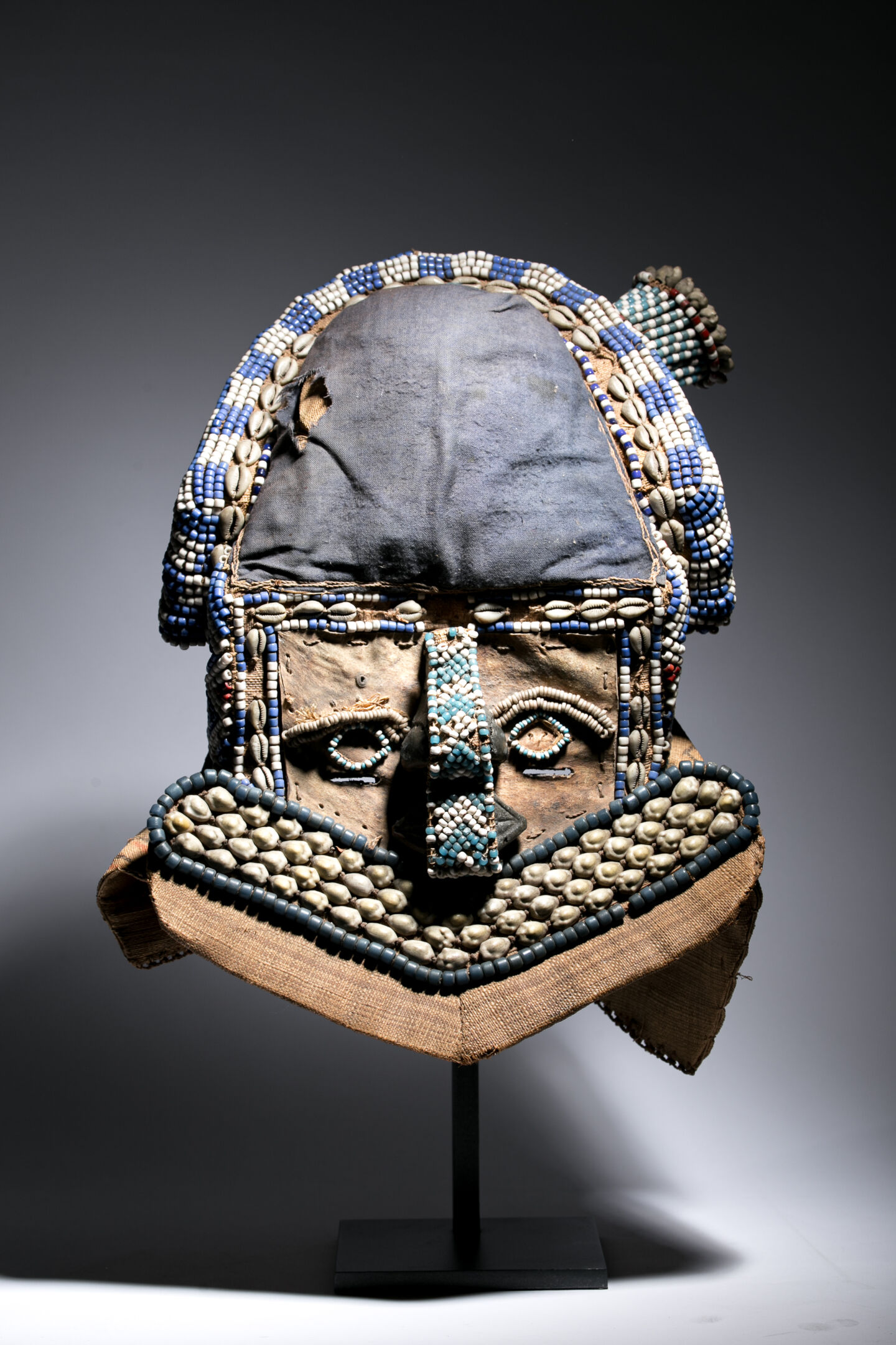 Masque royal Mwaash amboy (Moshambwooy)Ro... | Arts premiers: enchères