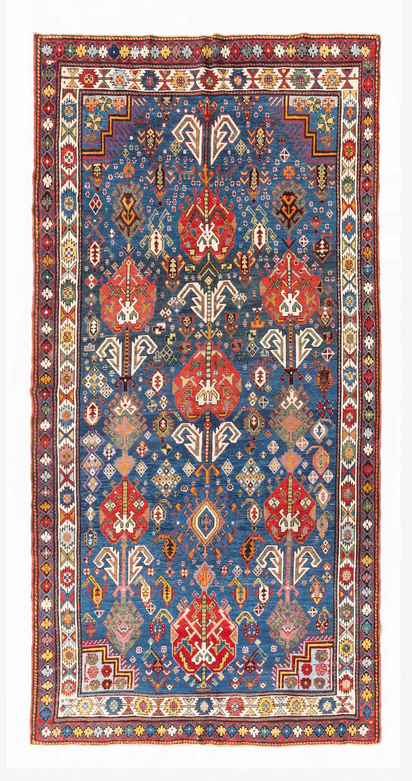 BakouCaucase oriental, vers 1900. Le fond bleu es... | Tapis: enchères