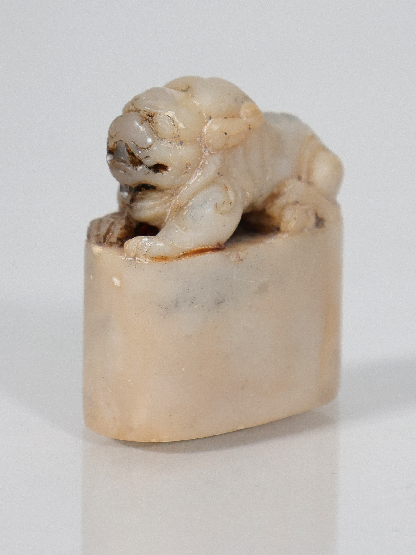 *CHINE, XXe sièclePetit cachet en stéatite ... | Arts d'Asie: enchères