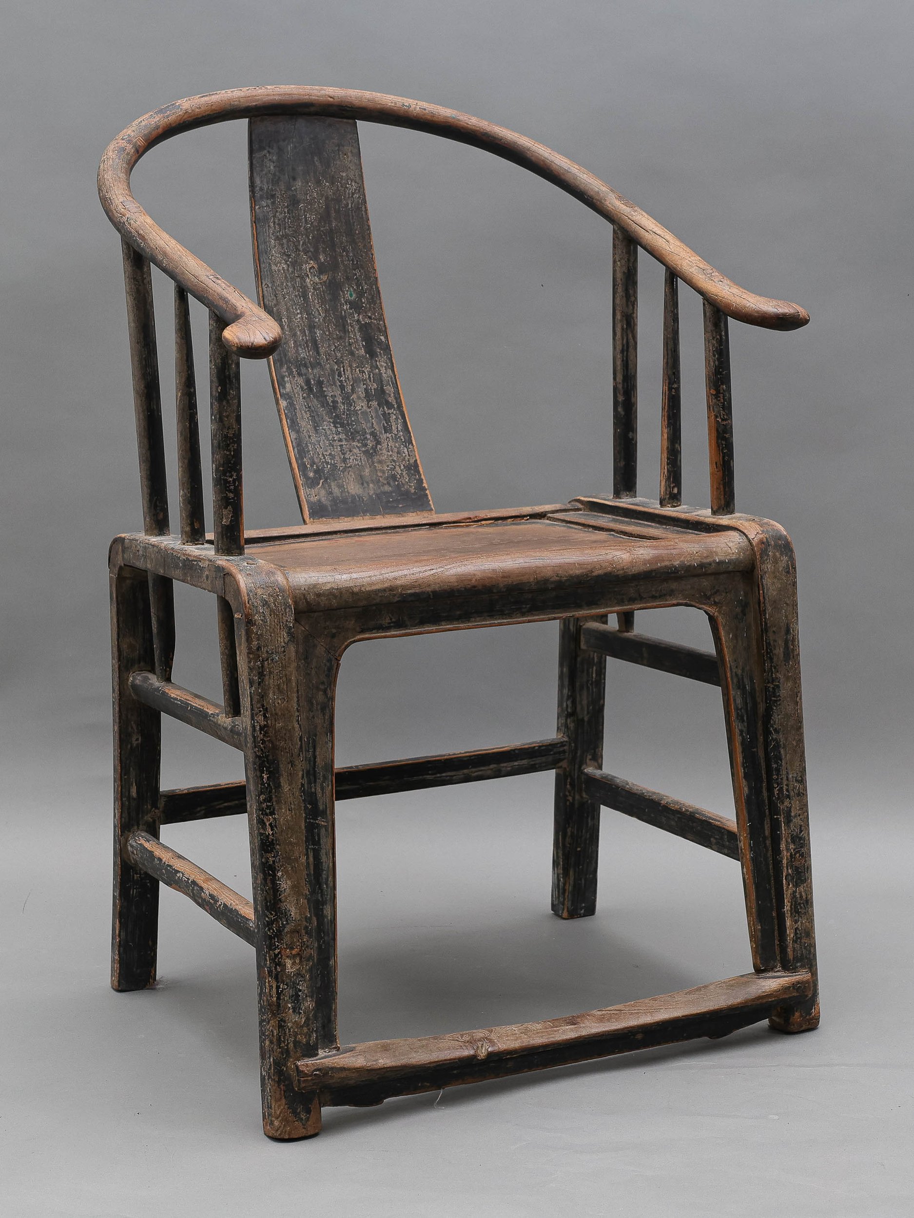 CHINE, XIXe siècleChaise en bois à dossier cint... | Chaises: enchères