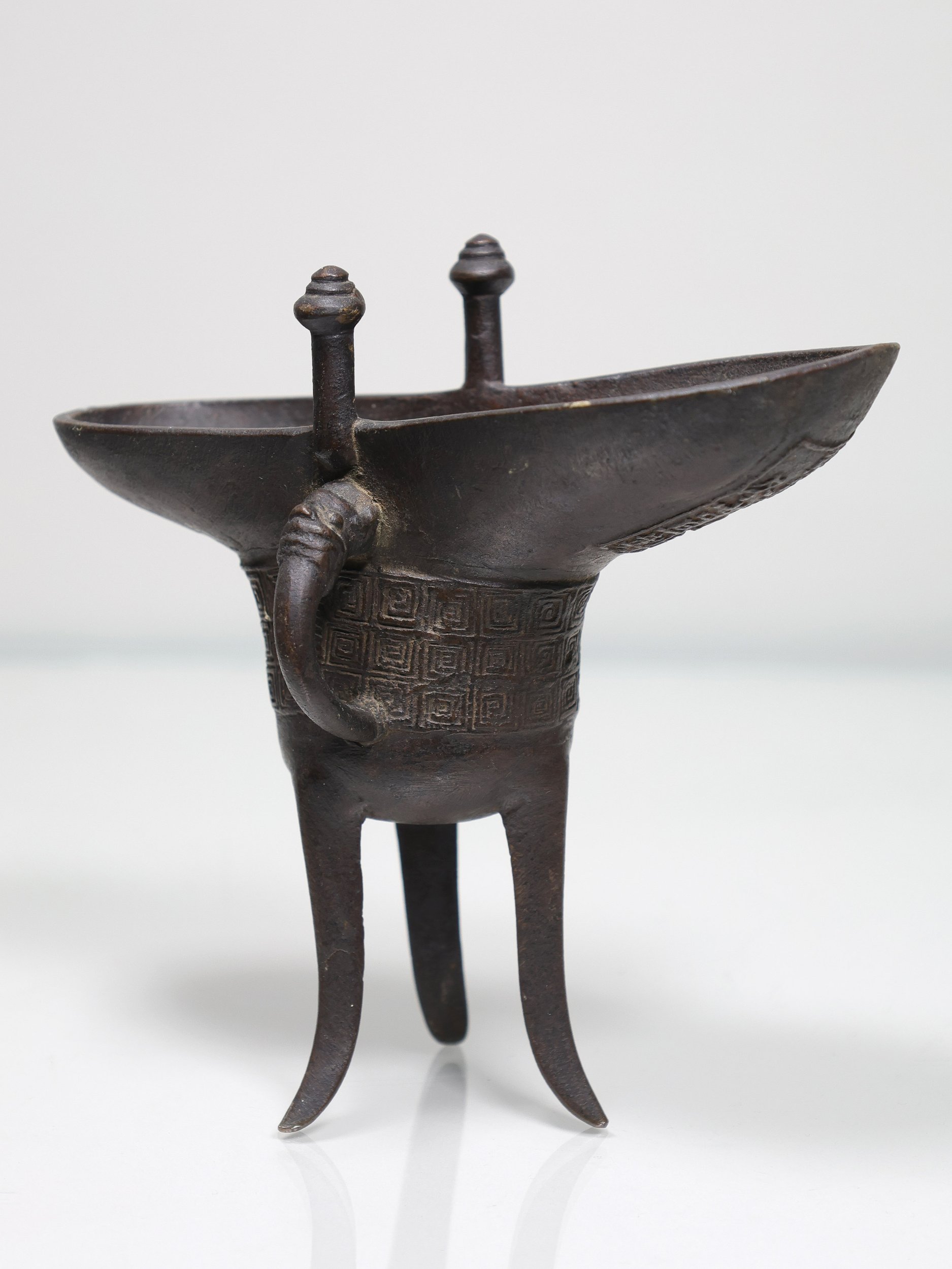 CHINE, XVIIIe siècleCoupe tripode en bronze... | Arts d'Asie: enchères
