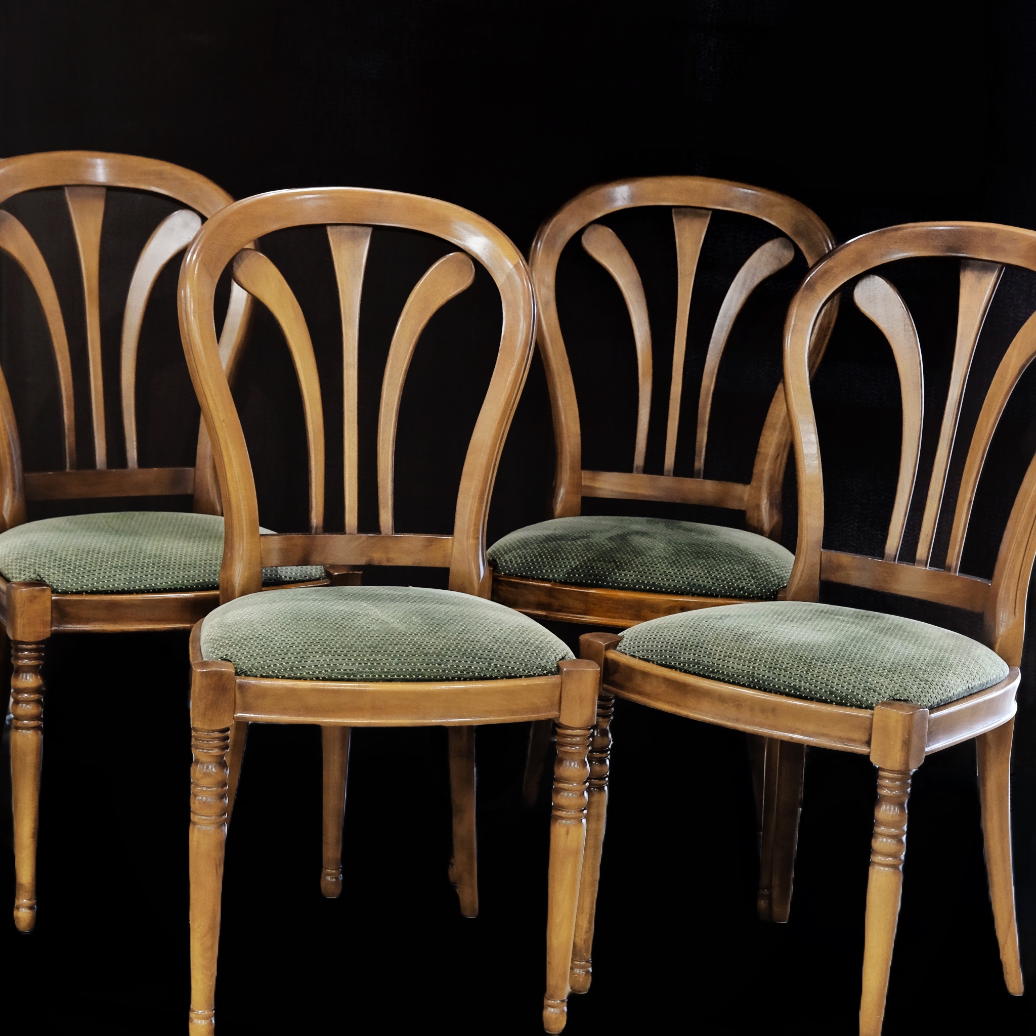 Ensemble de 4 chaises de salle à manger en bois ... | Chaises: enchères
