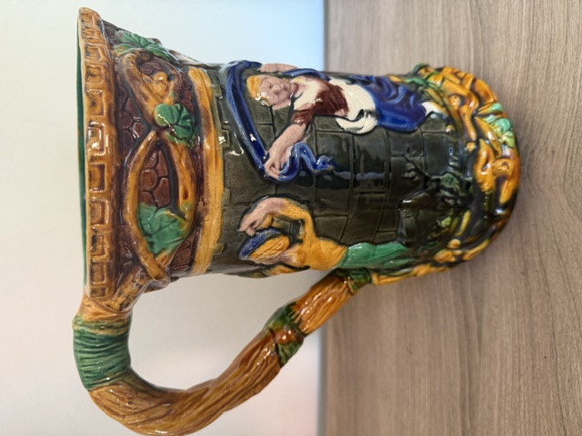 Grand pichet à eau en faïence de Minton à déc... | Céramiques: enchères
