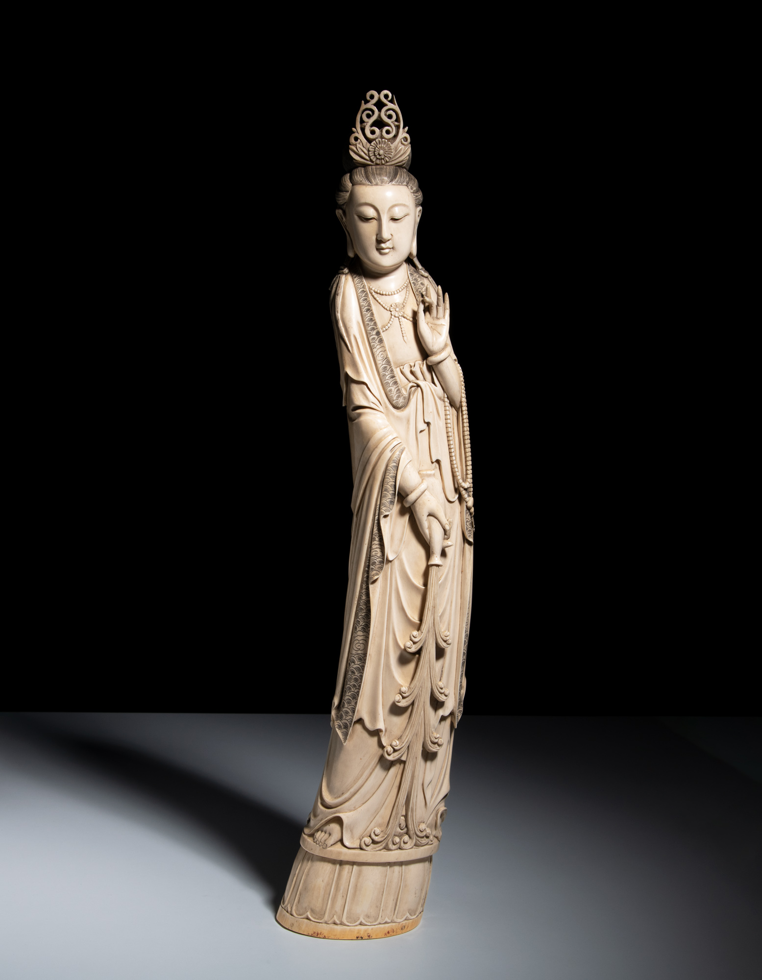 *GUANYIN PERMET DE VERSER DE L'EAU SACRÉE 20... | Arts d'Asie: enchères