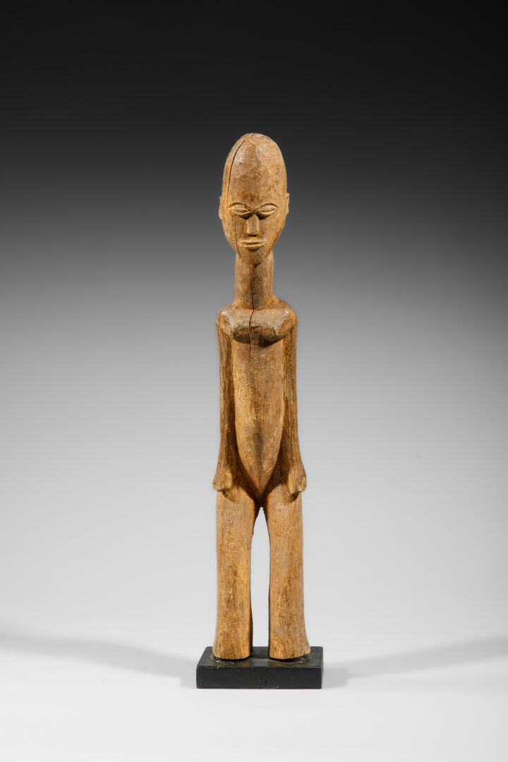 Lobi, Burkina FasoFigure janus, bois,H. 43 cm - L... | Bois: enchères