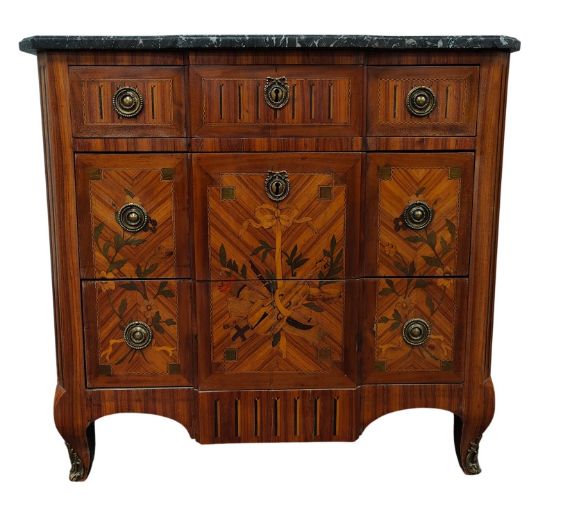 Chest of drawers made of veneered wood with marquet... | Commodes: bids