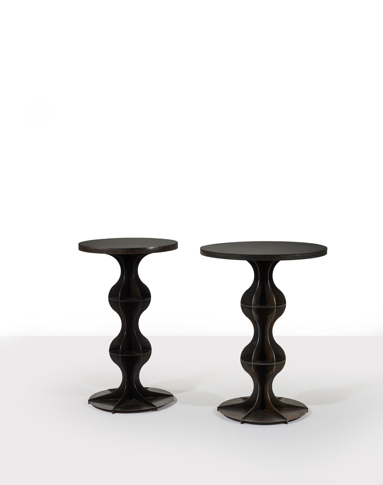 Tom DIXON (né en 1959) Suite de deux tables "Br... | Tables: enchères