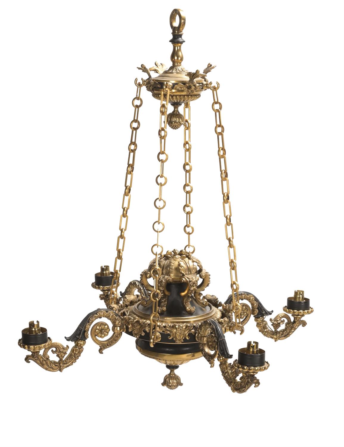 CHANDELIER WILLIAM IV DORÉ ET PATINÉ À QUATRE LU... | Lustres: enchères