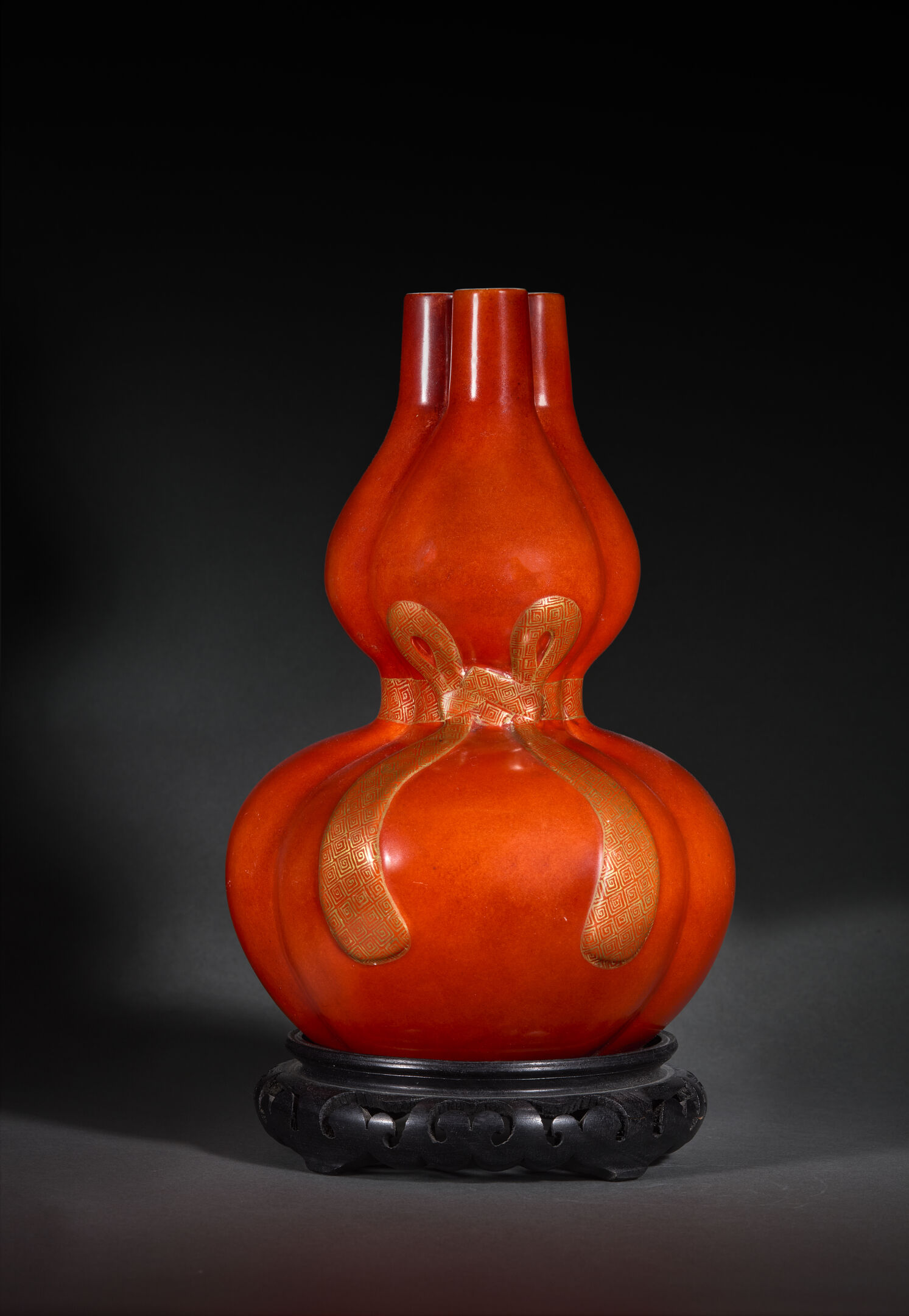 CHINE - XXe siècleVase à trois cols de forme doub... | Vases: enchères