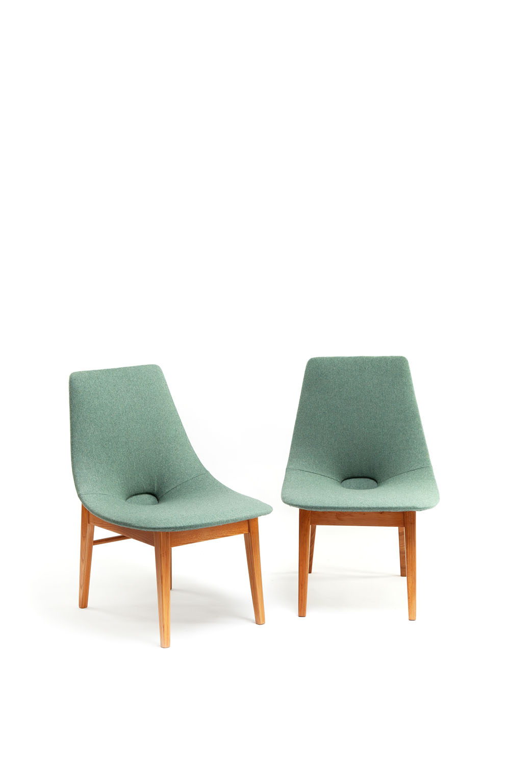 Paire de chaises « Muszelka », années 1950-1960,... | Chaises: enchères