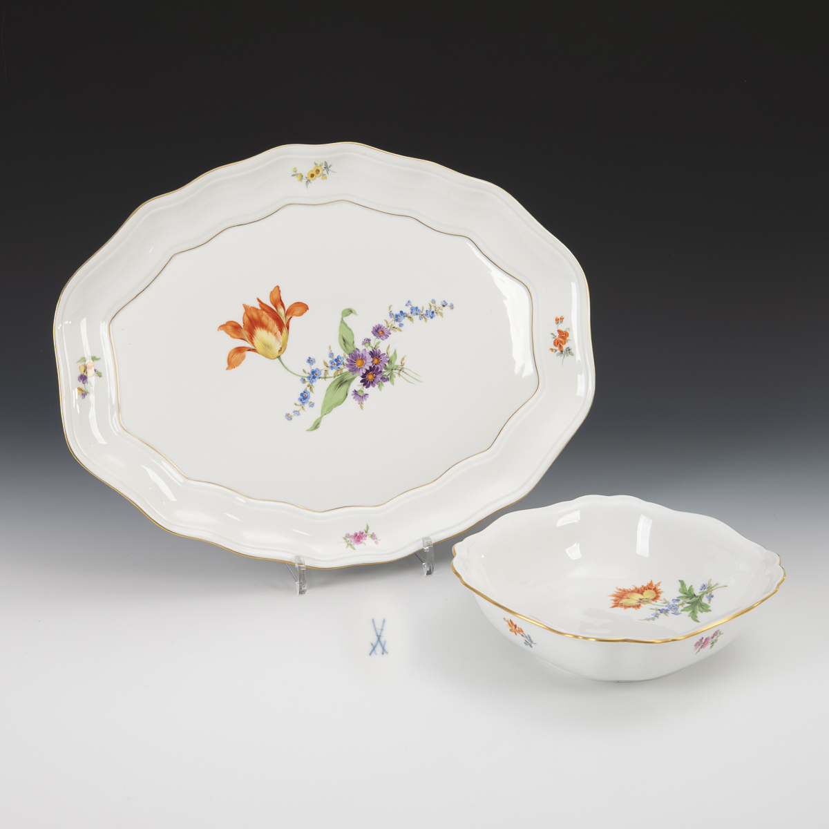 Plateau et bol avec peinture florale.... | Assiettes et Plats: enchères