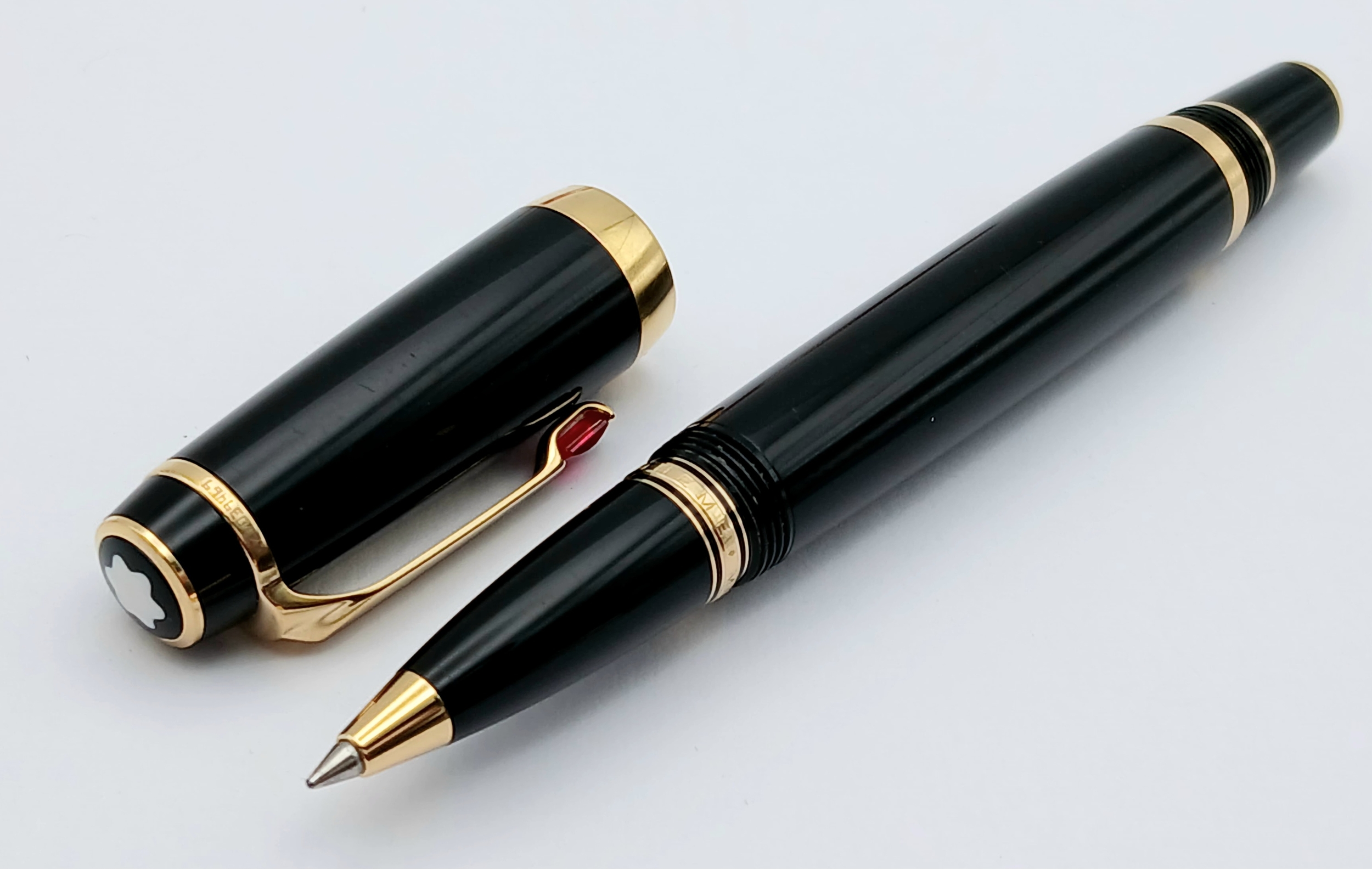 Stylo roller Montblanc Boheme en résine noire et ... | Stylos: enchères