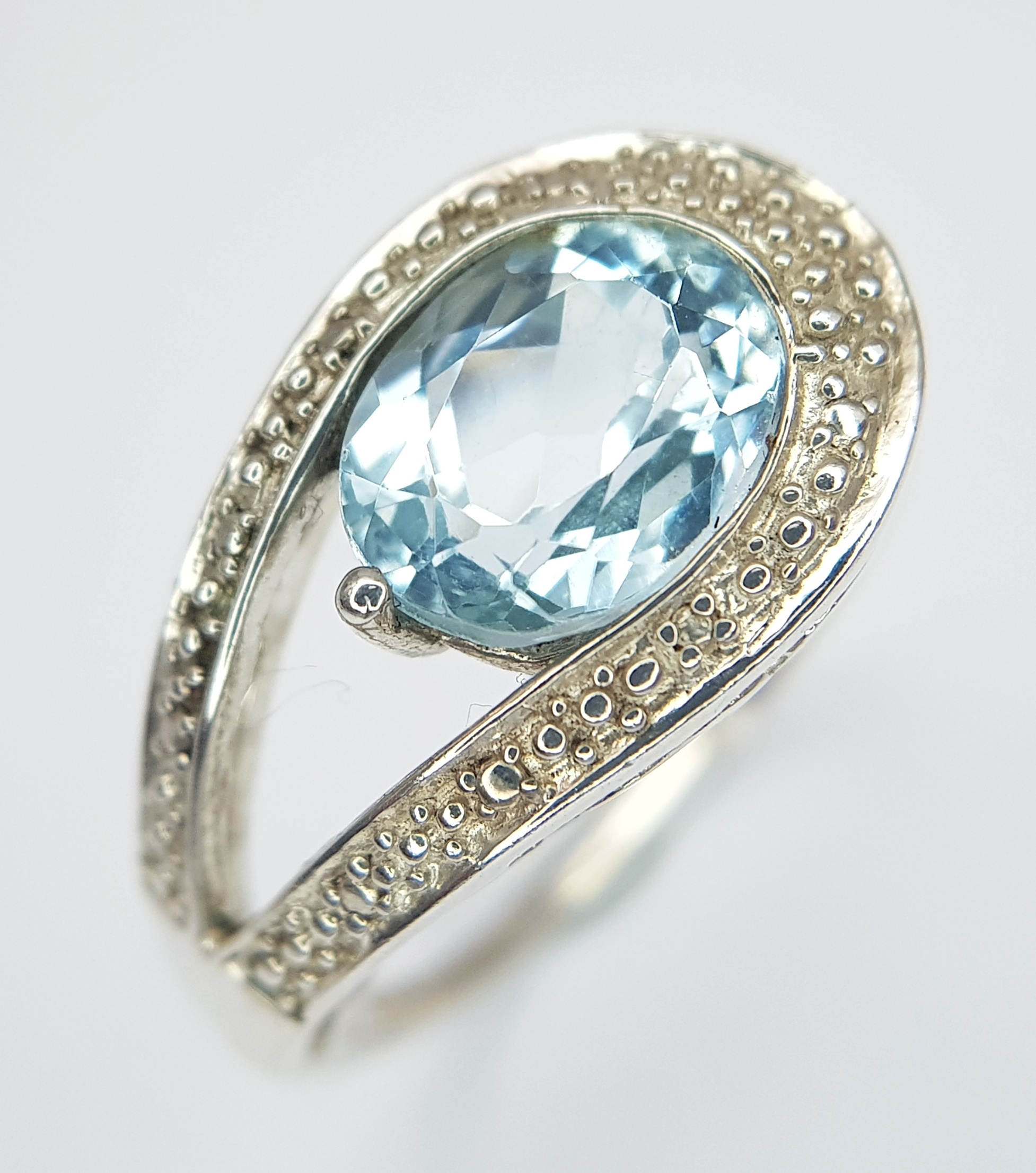 A Stylish Sterling Silver Blue... | Jewellery and precious stones: bids