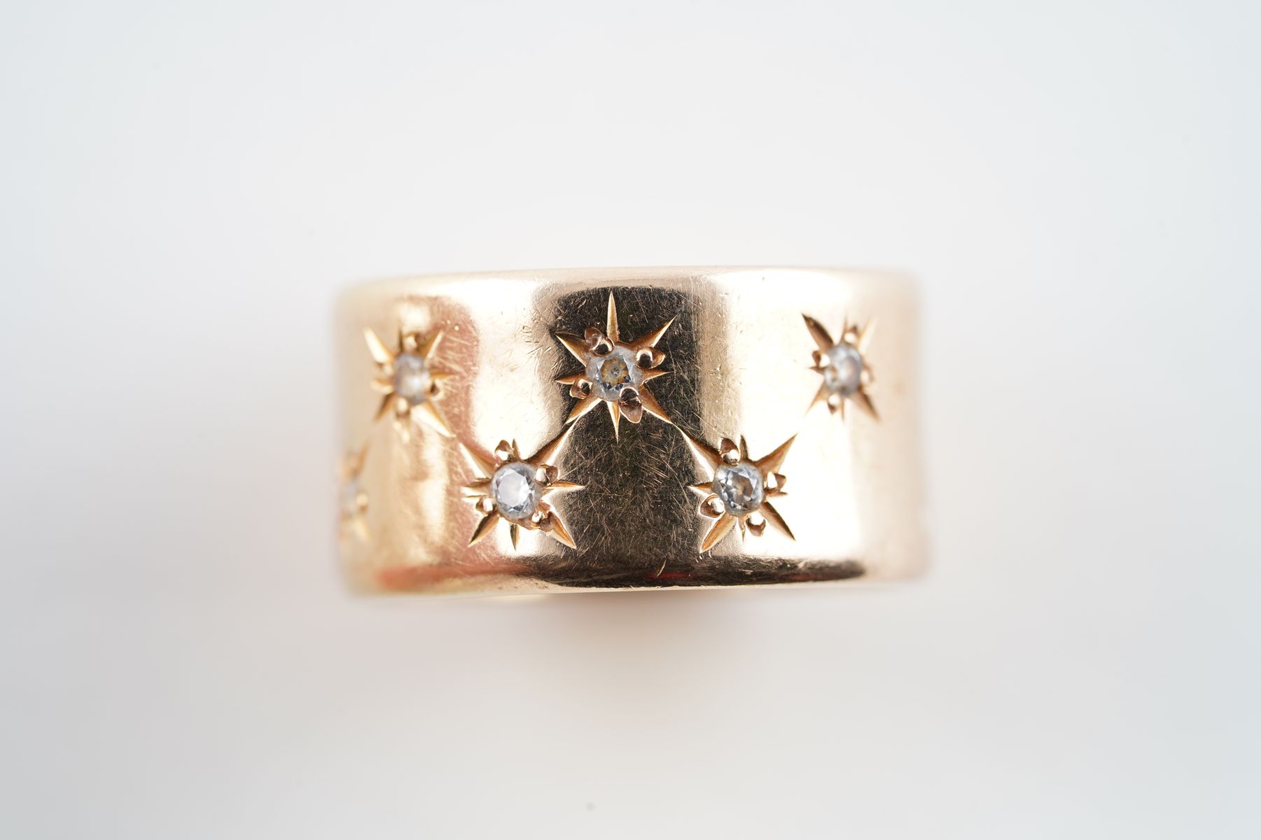 BAGUE en or jaune 750/1000 poinçon tête d'aigle a... | Bagues: enchères