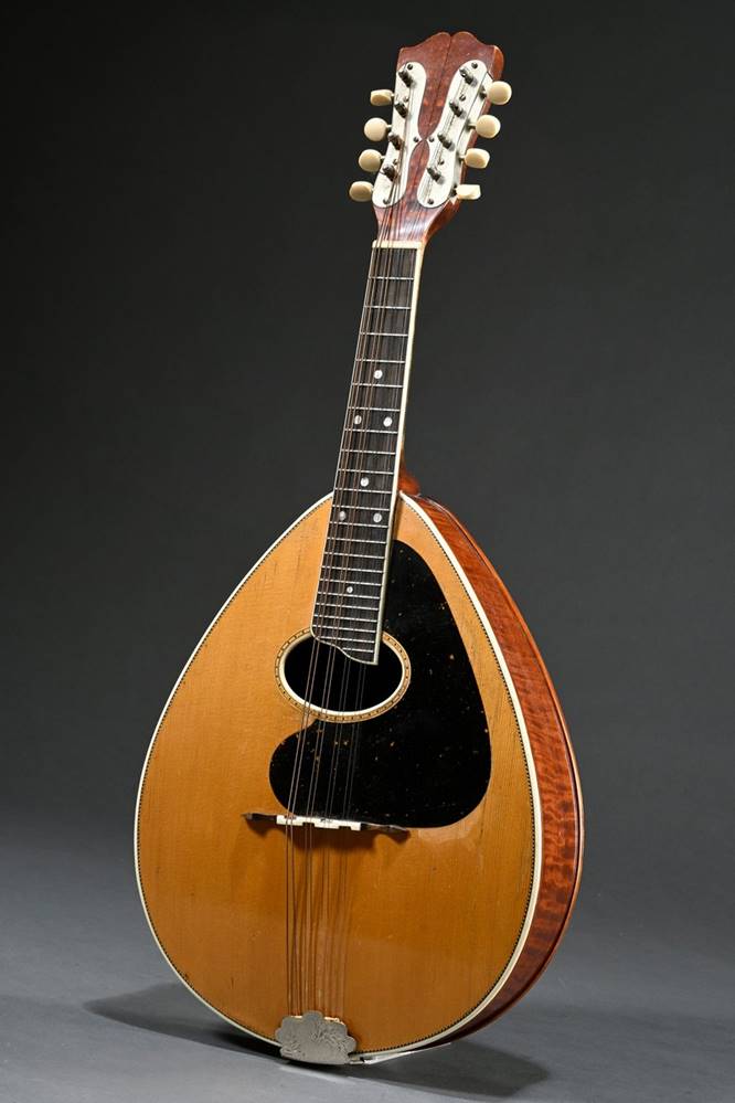 American mandolin, known as a ‘mandolute’, Weymann & S... | Music: bids