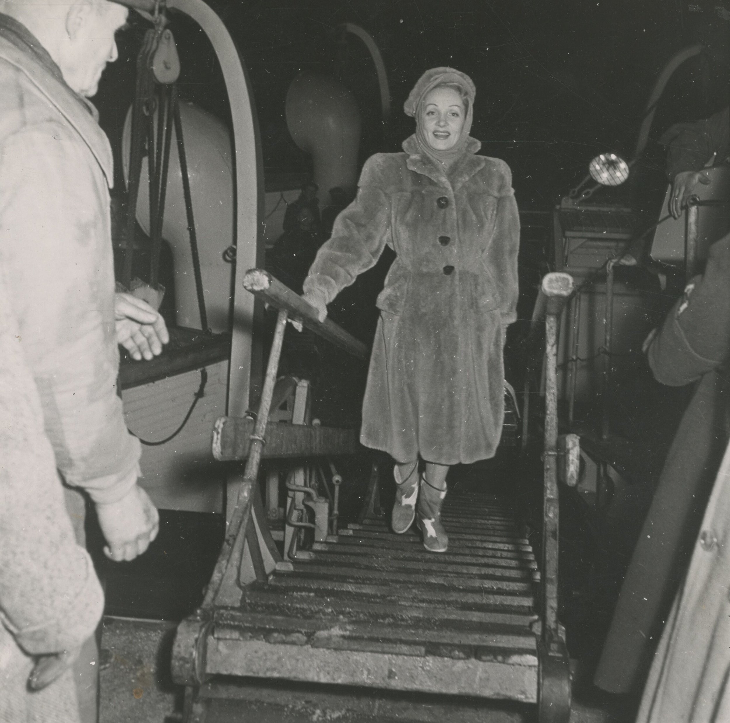 Marlène DietrichArrivée au Havre, descent... | Photographies: enchères