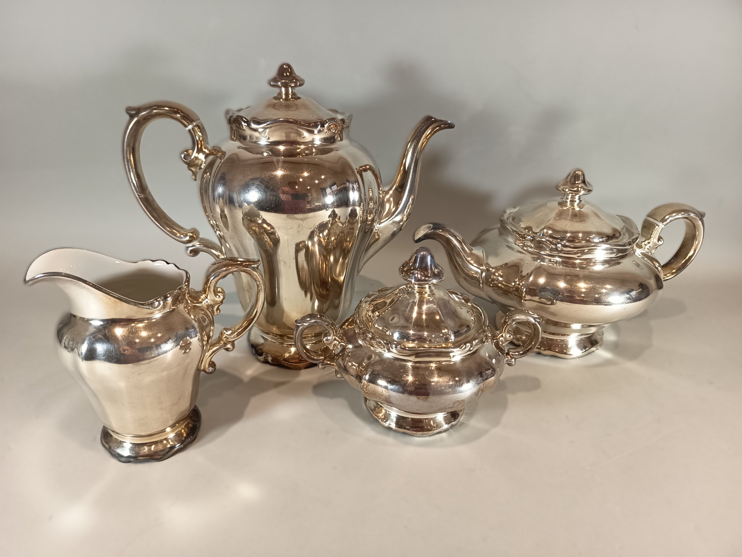 WMF & Heimrich PorcelainPartie de ser... | Services de table: enchères