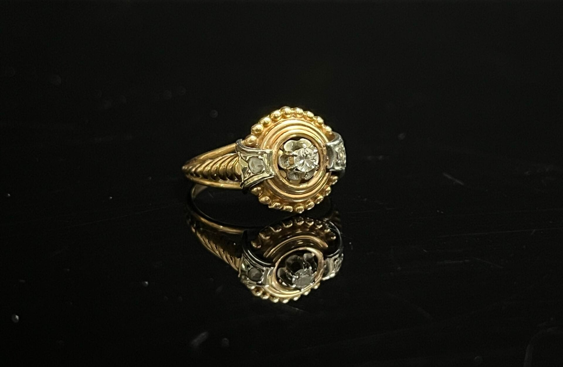 BAGUE de fiançailles en or jaune et gris 750/°°° ... | Bagues: enchères