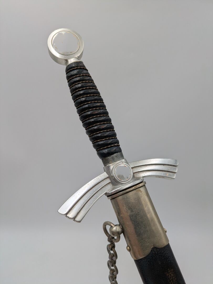 Fliger Dolch Model 1935 Air Force dagger with a chain m... | Arms: bids