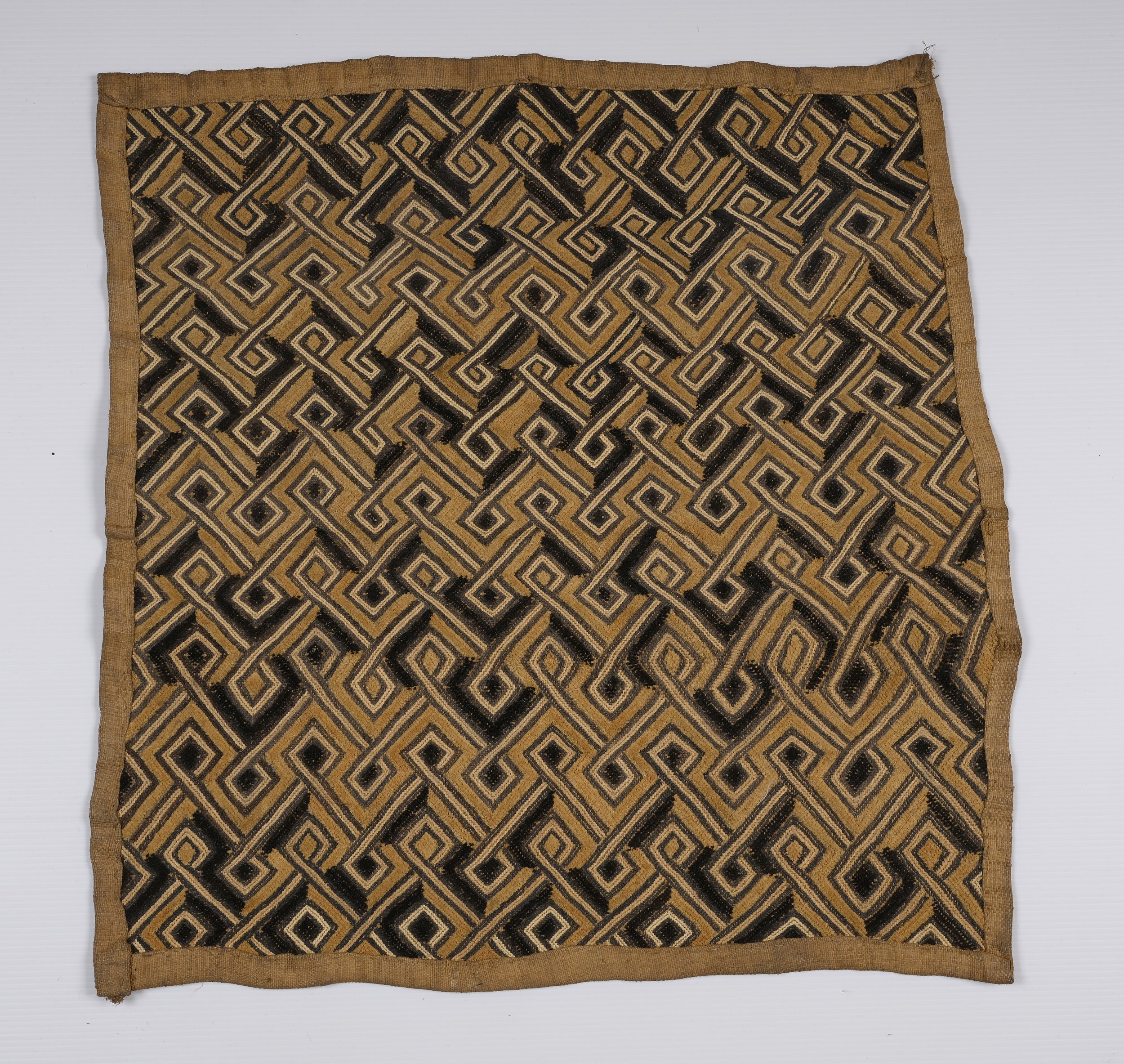 Velours du Kasaï, RDCFibres végétales, pi... | Arts premiers: enchères