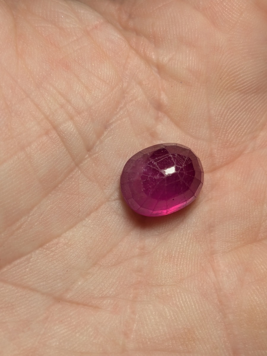 Rubis, 9,78 carats, traité. Provenanc... | Pierres précieuses: enchères