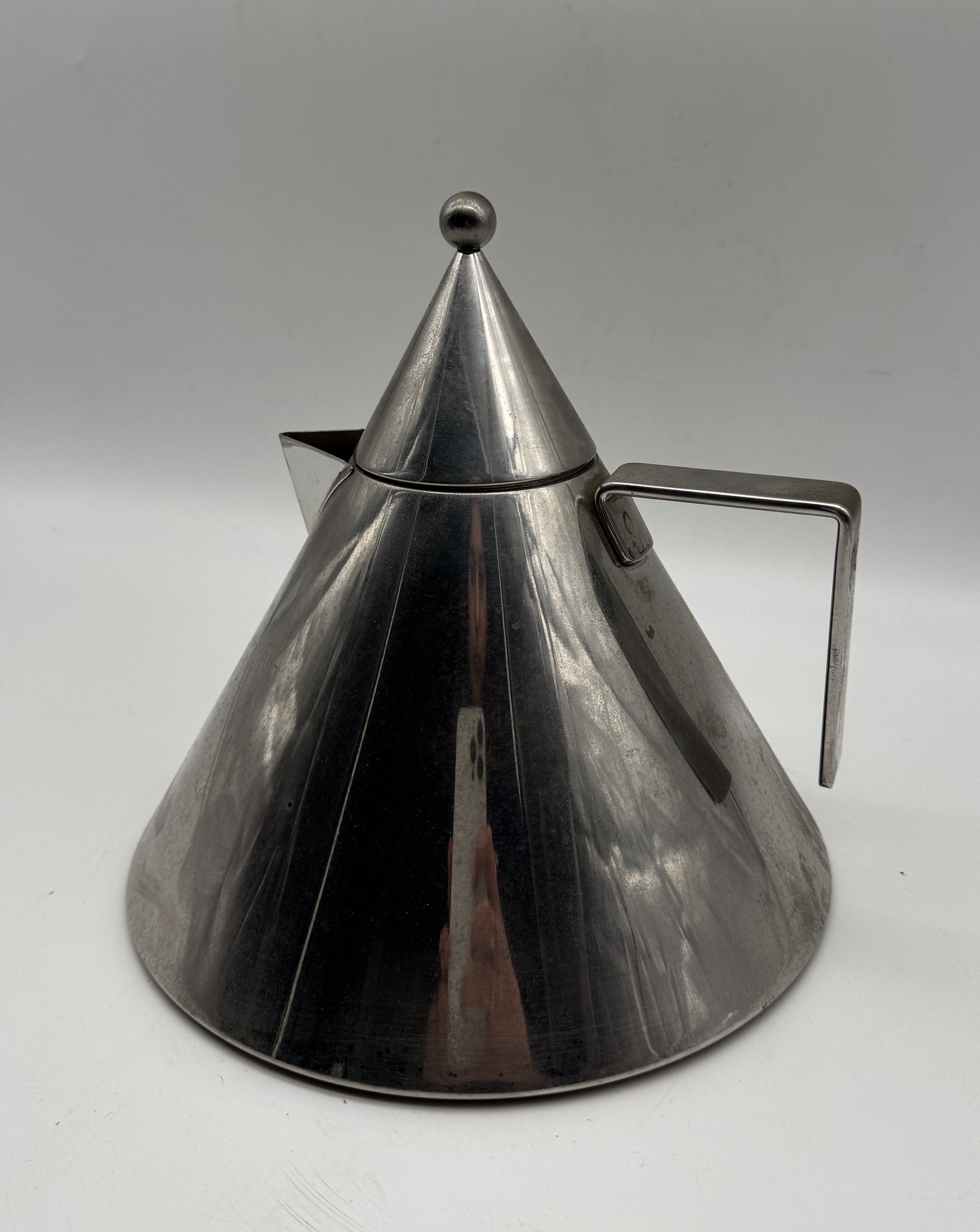 ALDO ROSSI (1931-1997) Il Conico" teapot ... | Sets of tableware: bids