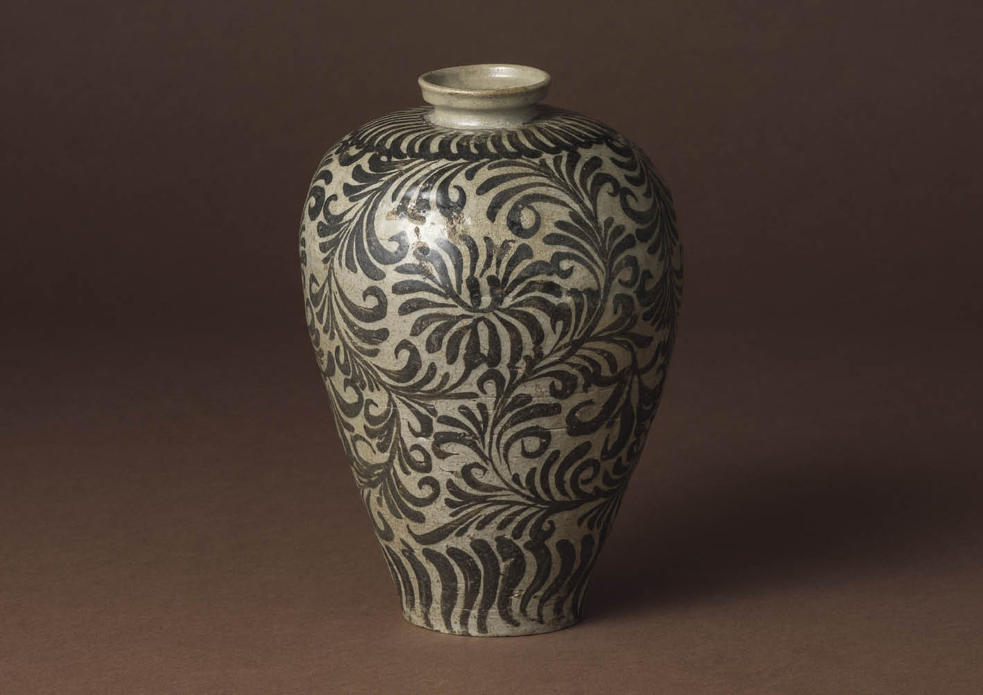 Meiping de la dynastie Koryo avec un motif d... | Arts d'Asie: enchères