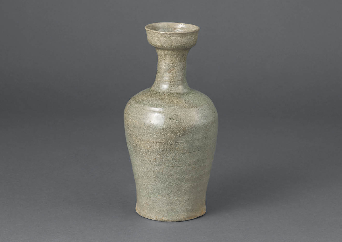 Vase en céladon de la dynastie Koryo, H30.3x... | Arts d'Asie: enchères
