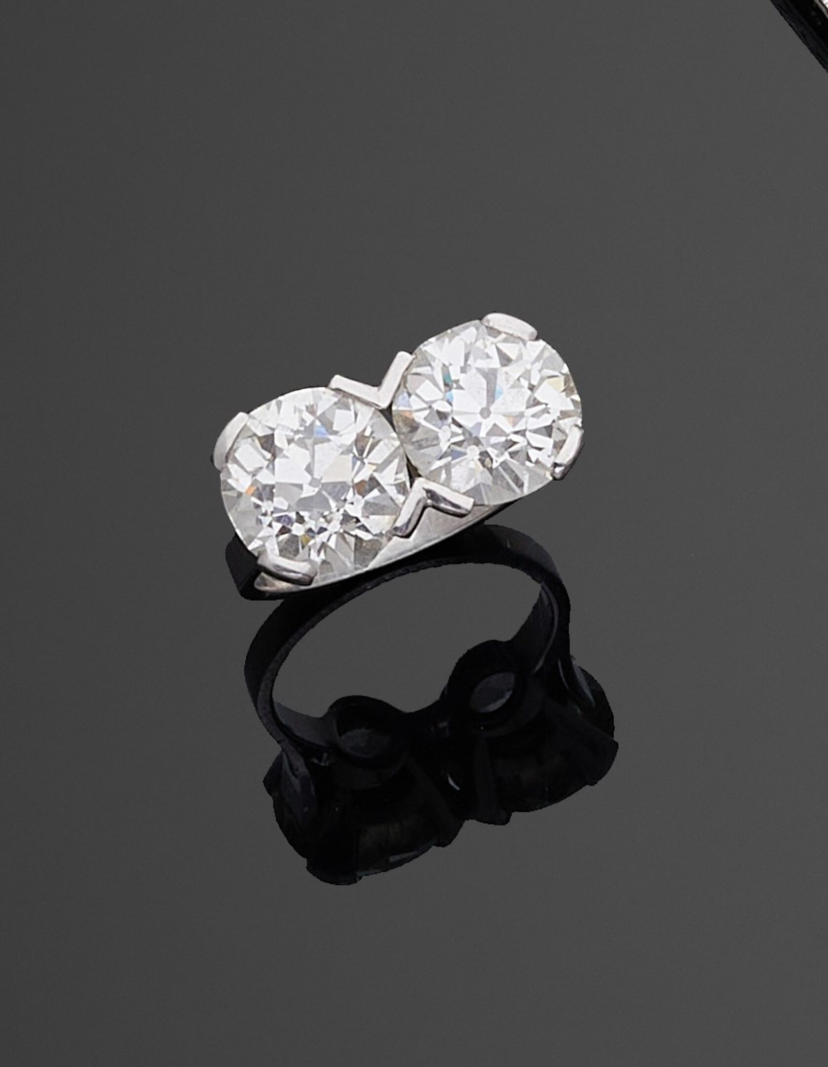 "Toi & Moi" ring in 850 platinum, featuring two vi... | Rings: bids