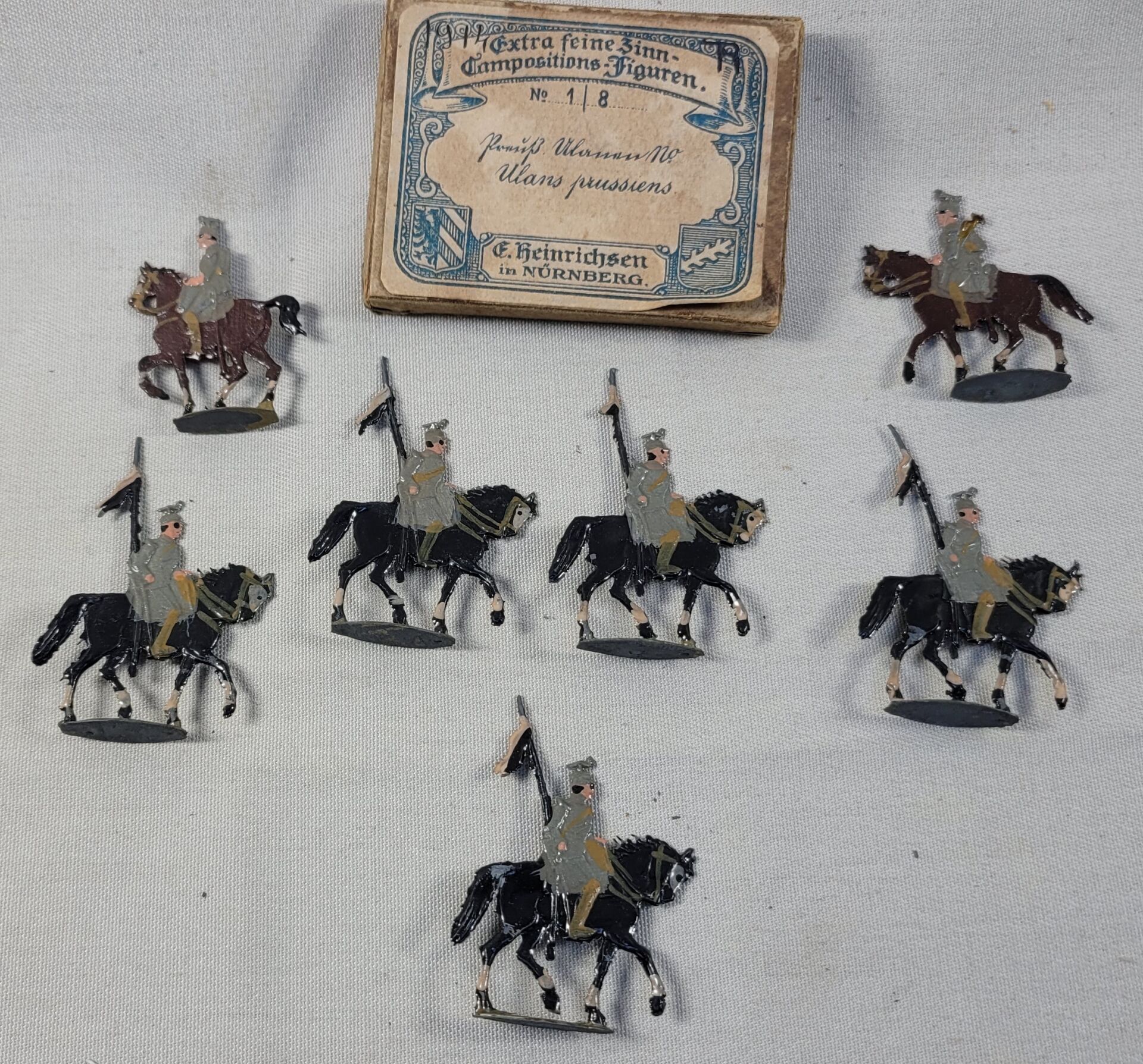 FIGURINES EN ETAIN OU PLOMB - 7 fig... | Jouets et maquettes: enchères