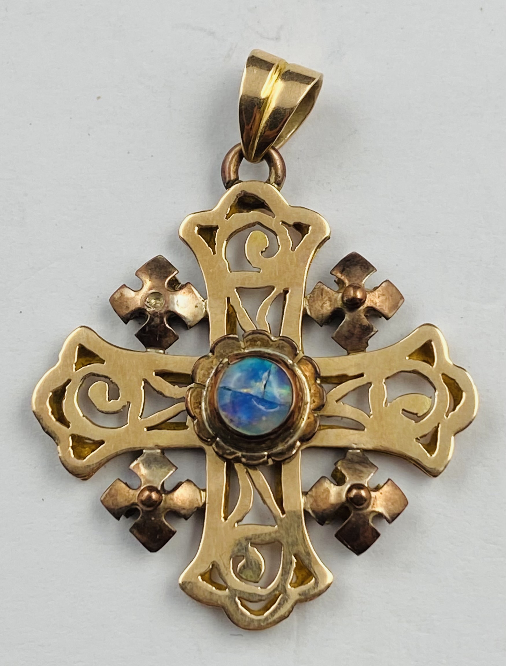EARLY 20TH CENTURY Cro... | Necklaces, pearl necklaces and chains: bids