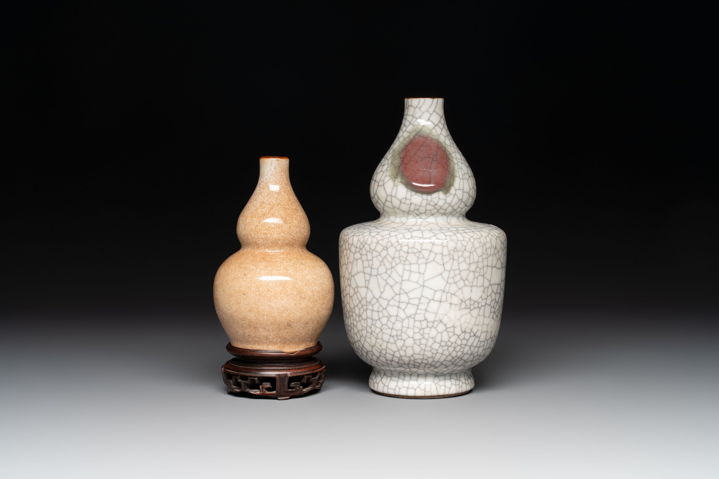 Two Chinese ge-type double-gourd vases, one ... | Arts d'Asie: enchères