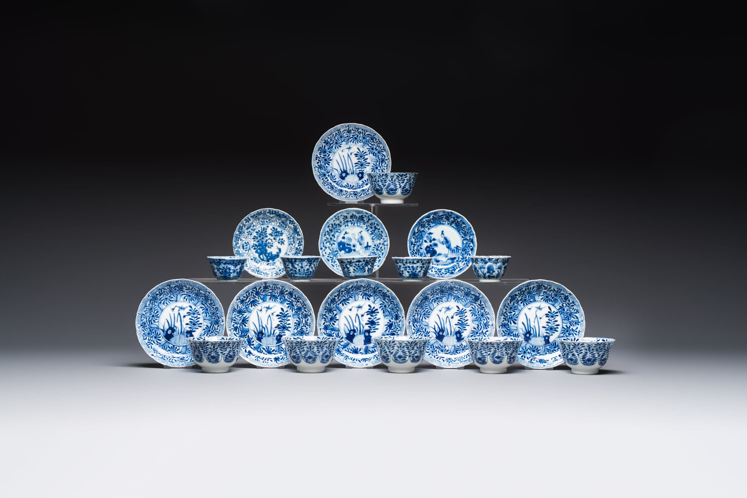 11 Chinese blue and white cups and 9 saucers... | Arts d'Asie: enchères