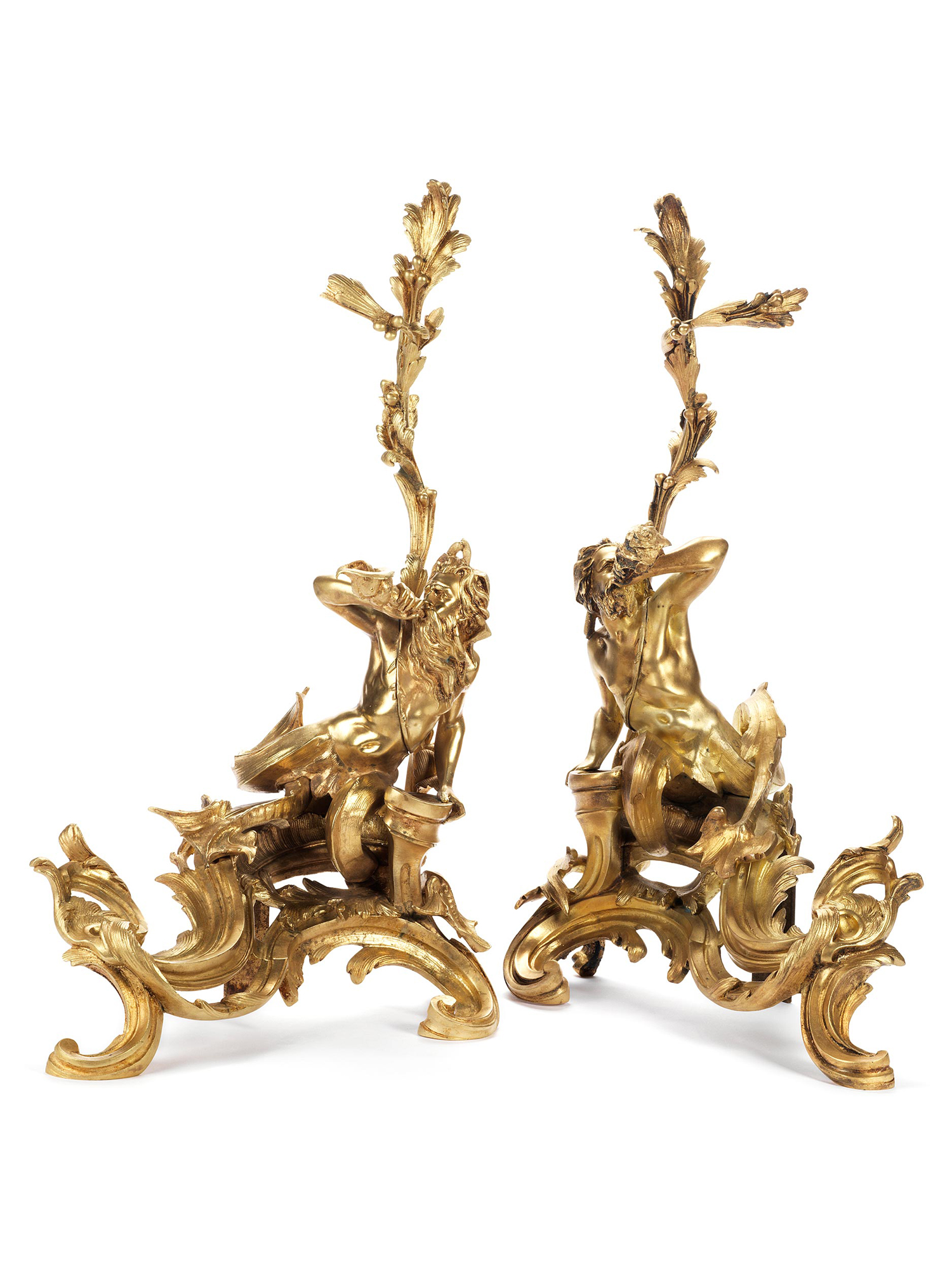 Paire de chenets « Feu aux tritons »Hauteur... | Chandeliers: enchères