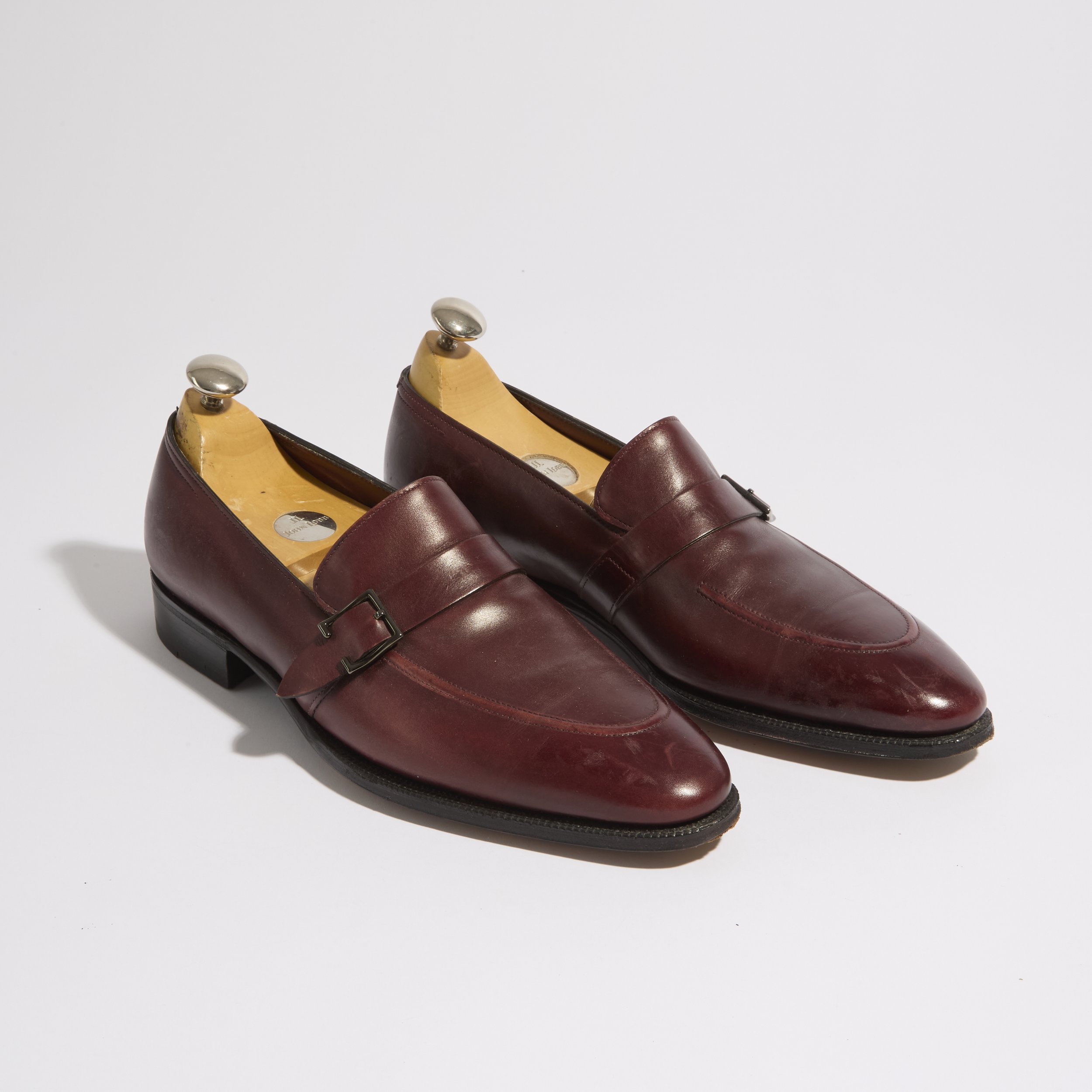 JOHN LOBB "Alwyn édition Saint-Crépin".Paire... | Chaussures: enchères